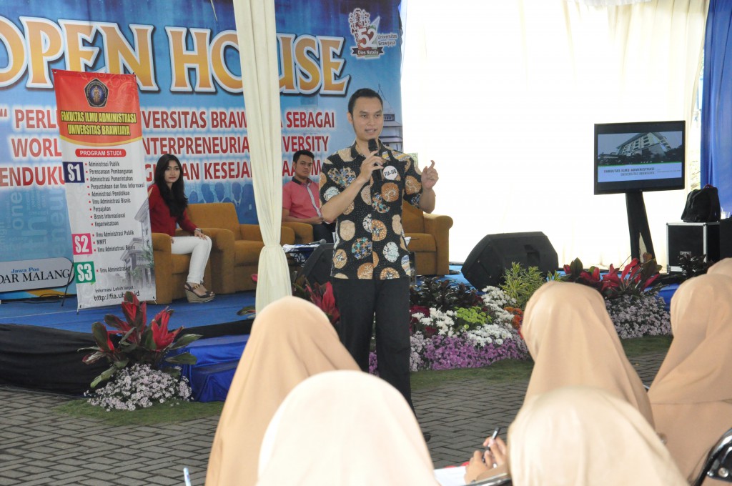 Sosialisasi FIA UB di UB Expo Beberkan Prospek Kerja Lulusannya ...